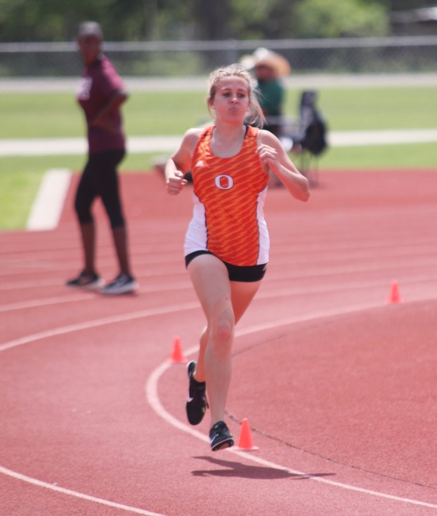 OF's Helm blisters the 3,200 to advance to State - Orange Leader ...