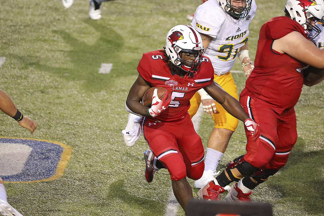 Lions fend off Redbirds in SLC battle, 30-24 | Orange Leader