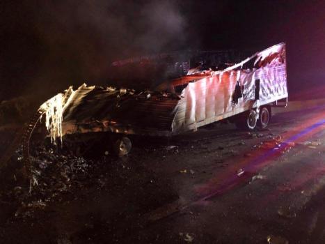 VIDEO: 18-Wheeler engulfed in flames on I-10 in OC - Orange Leader ...