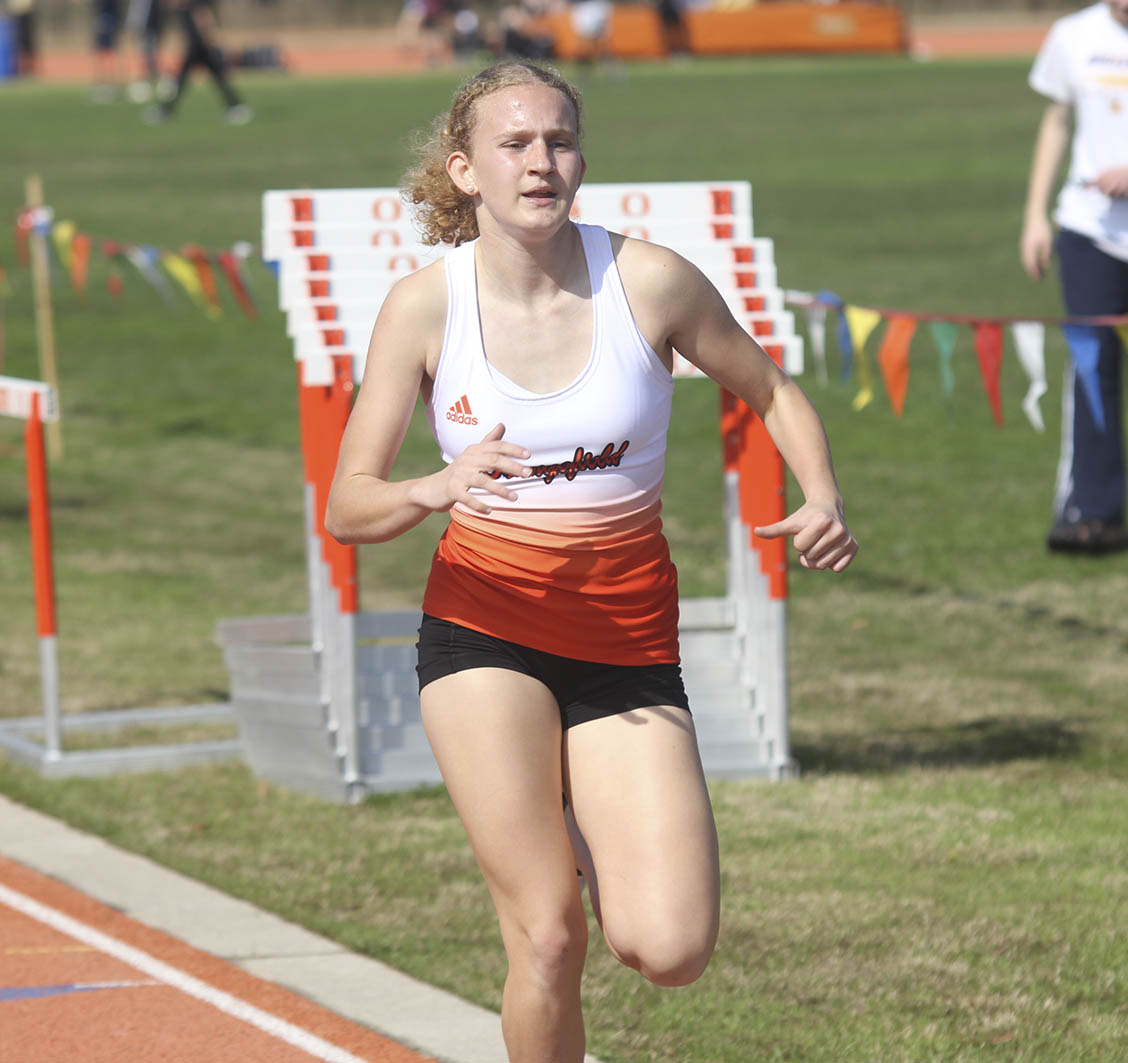 Lady Bobcat Helm heading to State in 800 meters; sets new 3A Region III ...
