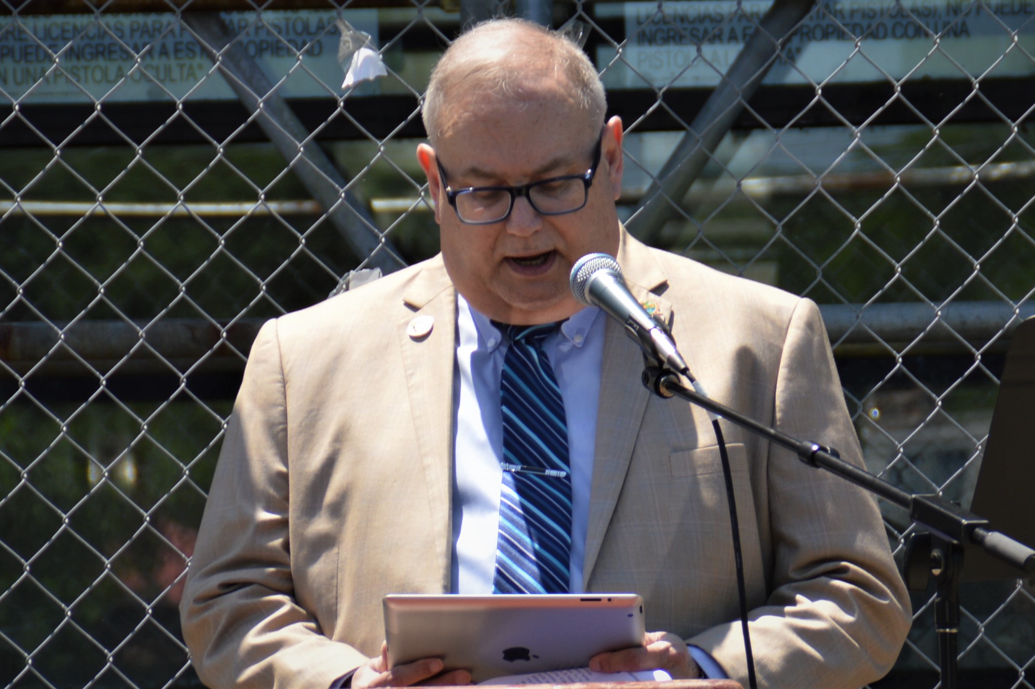 Community unites to love one another - Orange Leader | Orange Leader