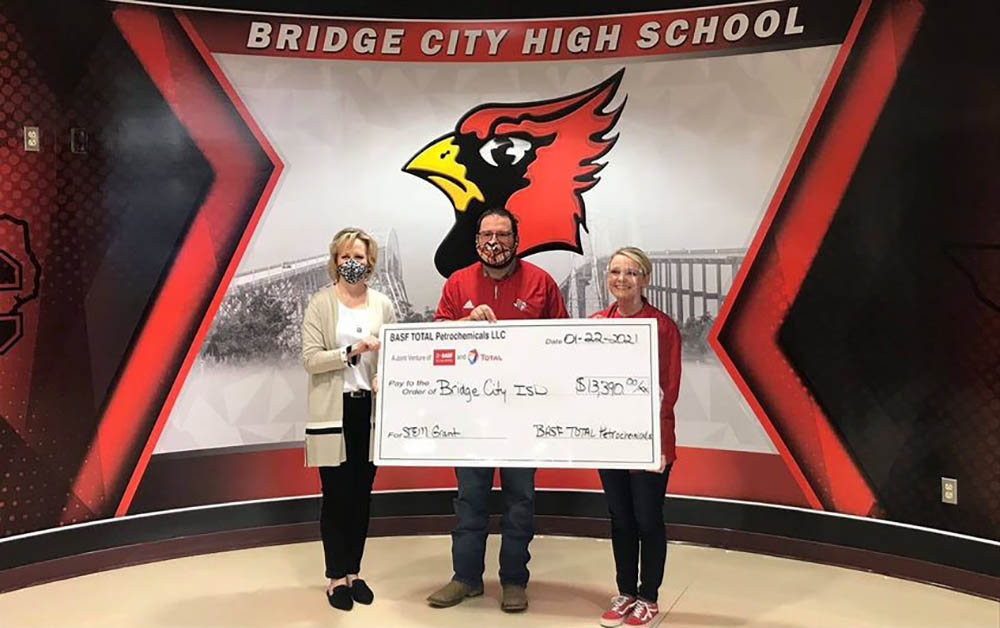 BASF TOTAL gives STEM grant to BCISD | Orange Leader