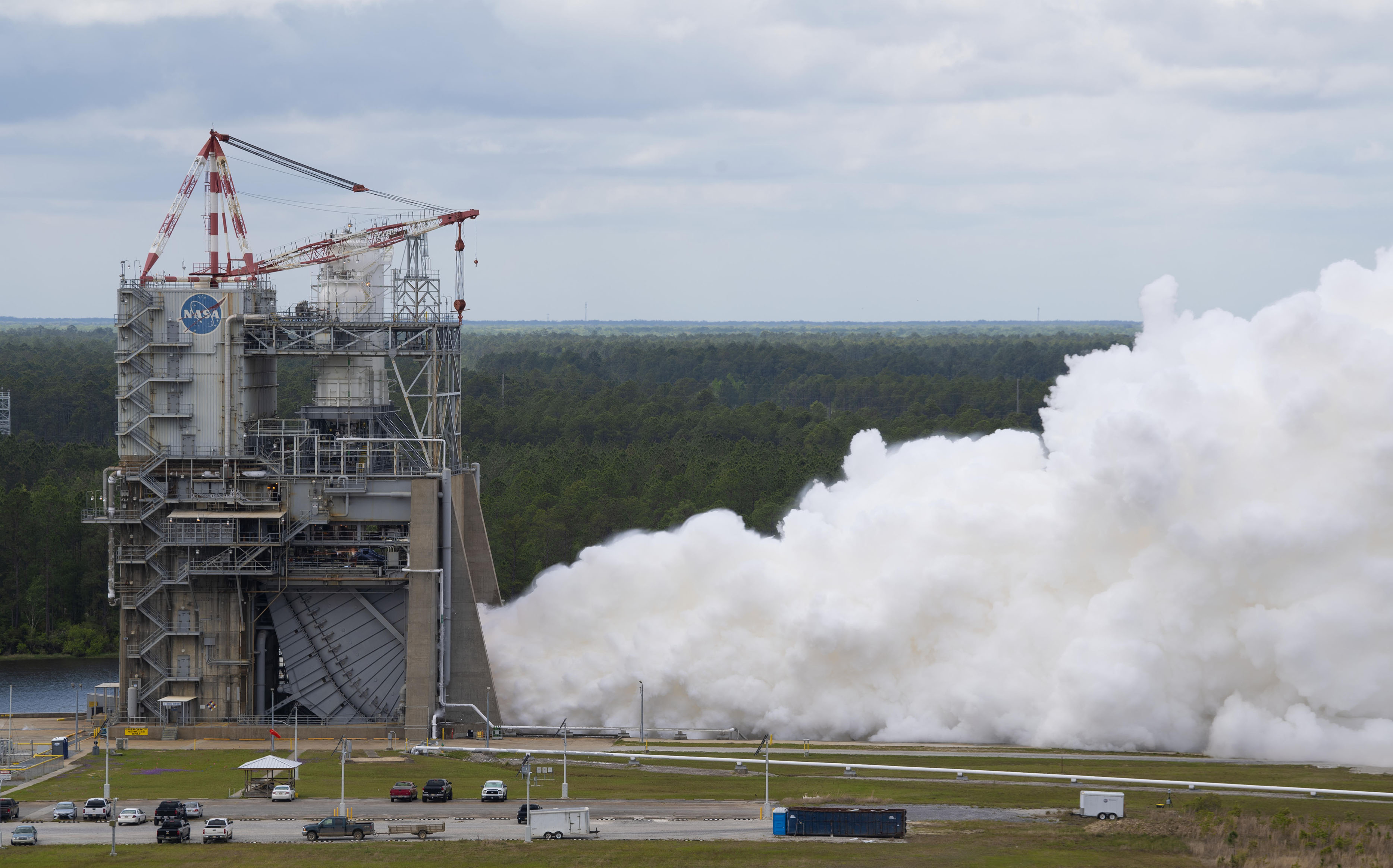 NASA Conducts 2nd RS-25 Test in Latest Series for Artemis Moon Missions ...