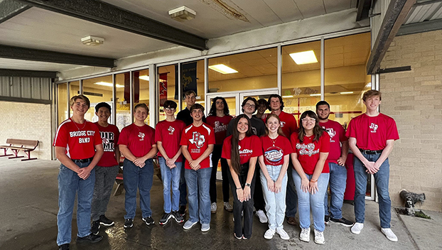 Students turn school bus into functional STEM classroom/lab on wheels ...