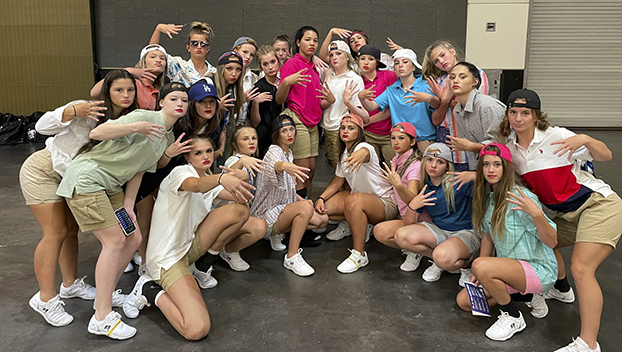 PHOTO FEATURE: Vidor Cheerleaders strong at UCA competition | Orange Leader