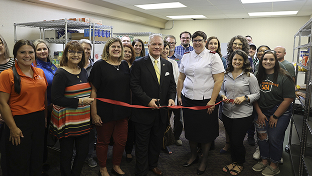 Lamar State College Orange opens up Gator Food Pantry | Orange Leader
