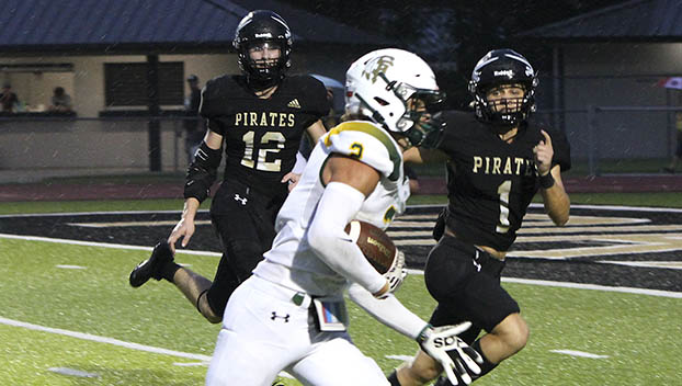PHOTO FEATURE: Vidor Pirates battle Santa Fe Indians | Orange Leader