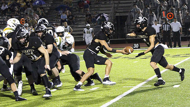 PHOTO FEATURE: Vidor Pirates battle Santa Fe Indians | Orange Leader