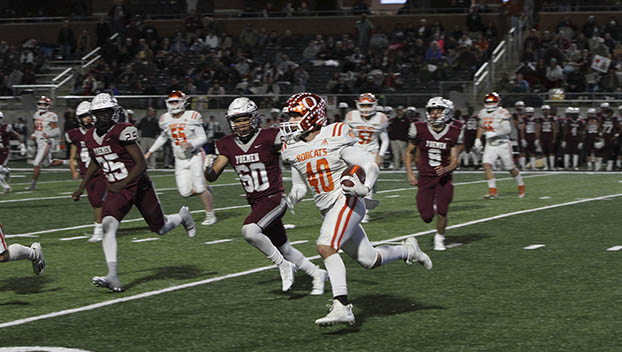 Orangefield Bobcats scrap to the end in battle with Cameron Yoe ...