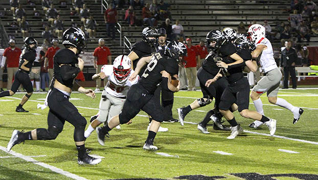 PHOTO FEATURE: Vidor Pirates showcase bruising run game against ...