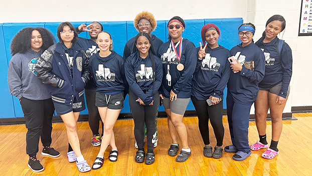 2 from West Orange-Stark Girls Powerlifting advance to state meet ...