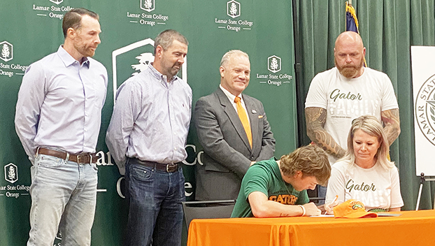 Orangefield students celebrate Cloeren Incorporated scholarships at ...