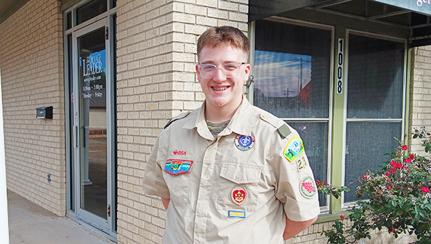 PHOTO FEATURE — Scout pursuing Eagle looks to earn journalism badge ...